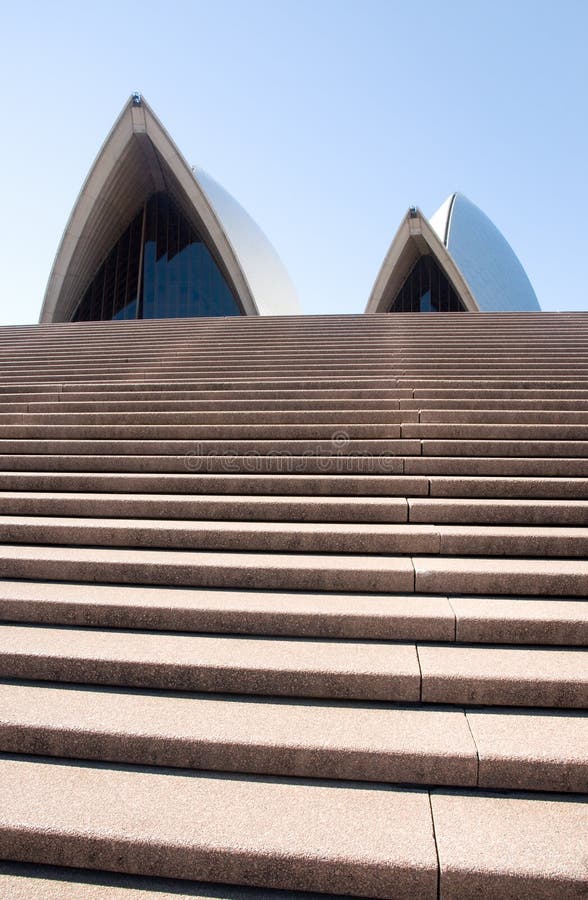Sydney Opera House steps editorial stock image. Image of gardens - 19333359