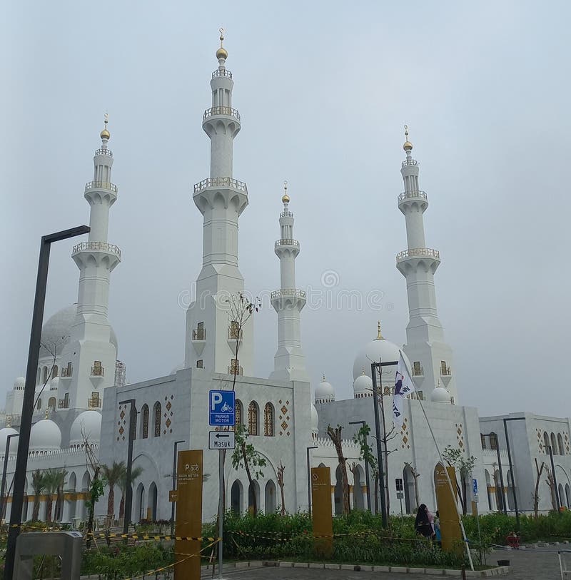 Syekh Zayed Mosque in Solo Indonesia Editorial Stock Photo - Image of ...