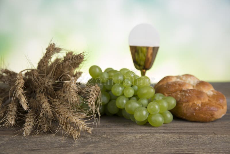 130 First Holy Communion Chalice Wheat Grapes Stock Photos - Free ...