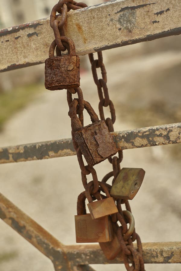 Symbol of a lost love stock image. Image of abandonment - 117809501