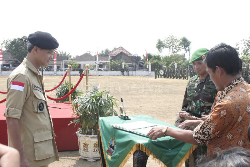 Symbolization Cooperation between Local Officials and Army Editorial ...