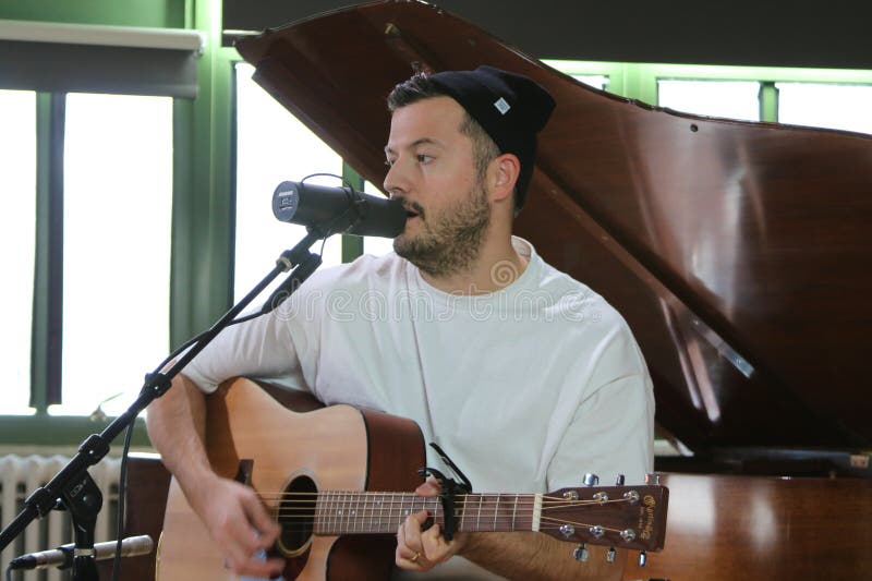 Syml - Brian Fennell Films a Session in Brooklyn Editorial Stock Image ...