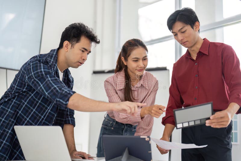 Syncing Ideas and Projects for Optimal Outcomes. Team Members Review ...