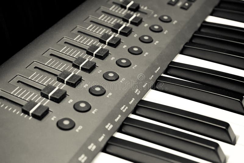 Synthesizer Keyboard and Controls Stock Photo - Image of keys, control ...