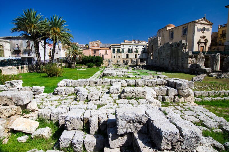 Syracuse, Tempel Van Apollo Stock Foto - Image of tempel, vakantie ...