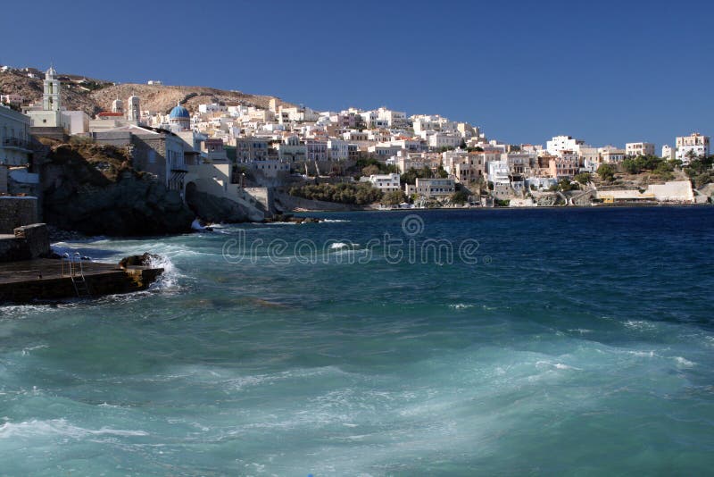 Syros - isla griega imagen de archivo. Imagen de rocoso - 3605083