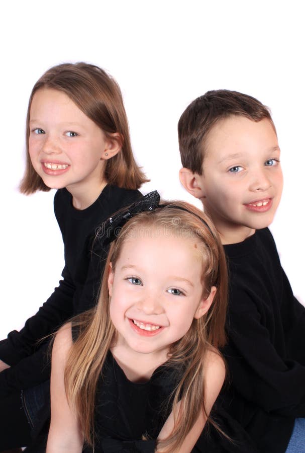 Syskon arkivfoto. Bild av barn, grupp, bakgrund, ungar - 18139098