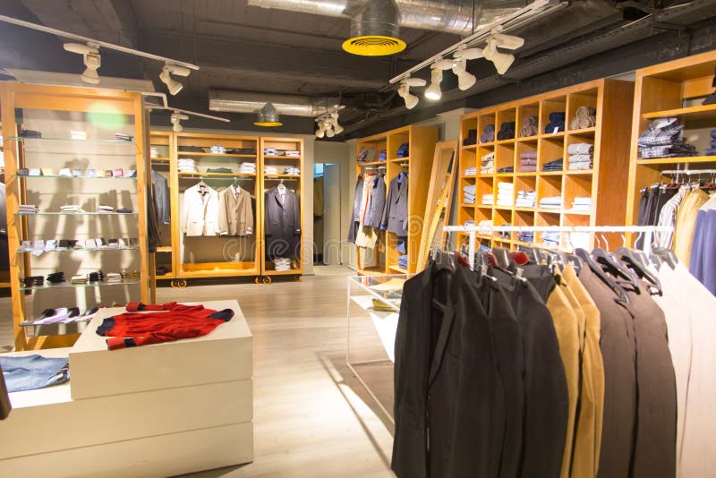 Boutique D'habillement Dans Kalkan Turquie Photo stock éditorial ...