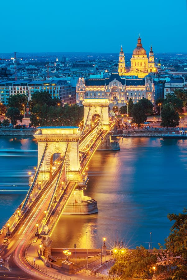 Budapest Ungern: Szechenyi Chain Bro Arkivfoto - Bild av bygger, turism ...