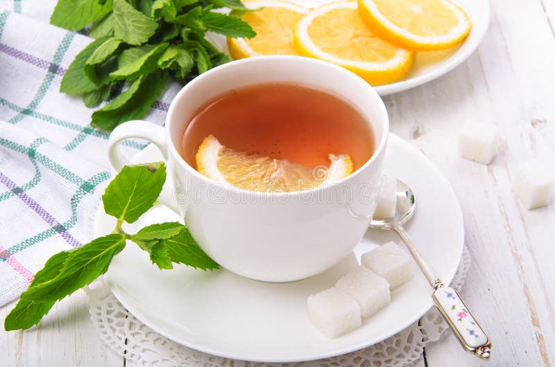 Tea imagen de archivo. Imagen de agua, menta, taza, sosegador - 40254833