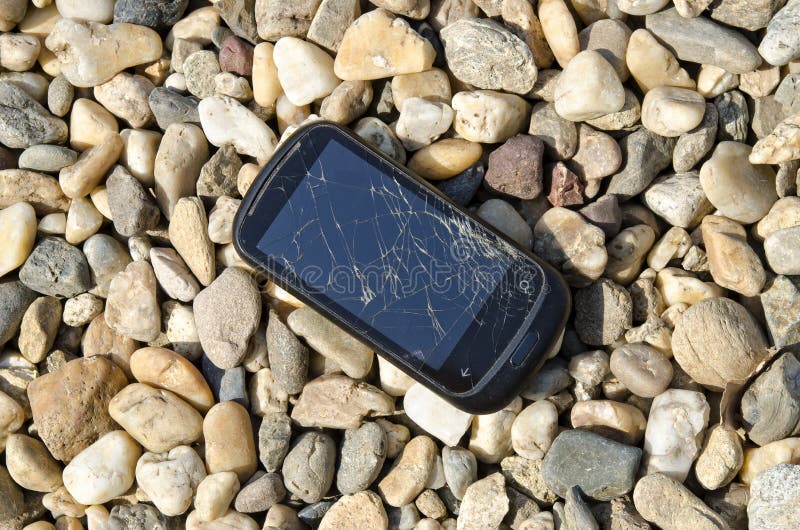 Téléphone cassé photo stock. Image du cassé, téléphone - 43476032