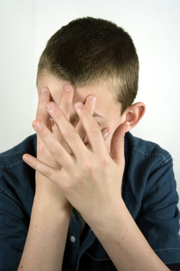 Tímido imagen de archivo. Imagen de ojos, lindo, adolescente - 2067589