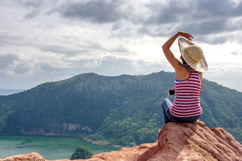 Taal Volcano Eruption 2020 January 12 Editorial Stock Photo - Image of ...