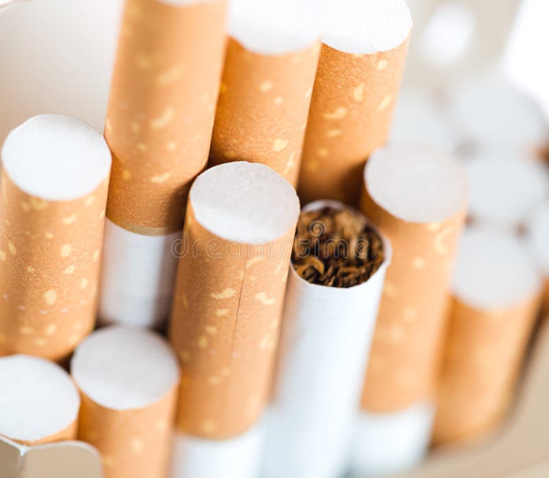 Tabak in sigaretten stock afbeelding. Image of concepten - 30649397