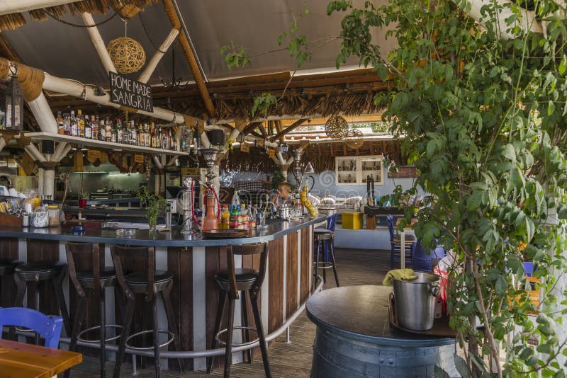 Taberna en Creta foto de archivo editorial. Imagen de edificio - 102365038