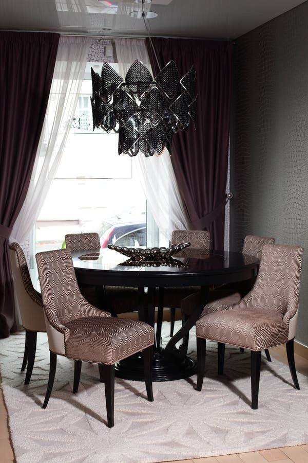 Tabla De Madera De Lujo En El Cuarto Imagen de archivo - Imagen de ...