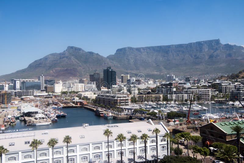 Table Bay harbor Cape Town editorial stock image. Image of city - 91727684