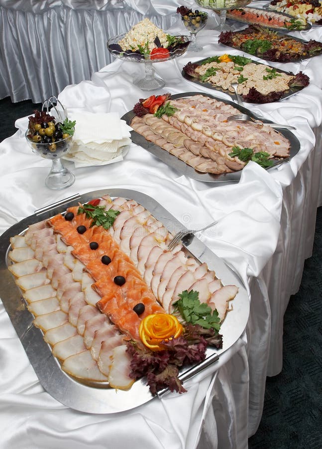 Table De Buffet. Repas Rapide. 2 Image stock - Image du diner, hôtel ...