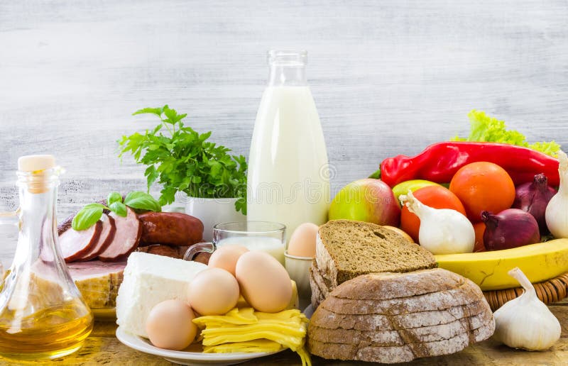 Table De Produits Alimentaires De Composition Photo stock - Image du ...