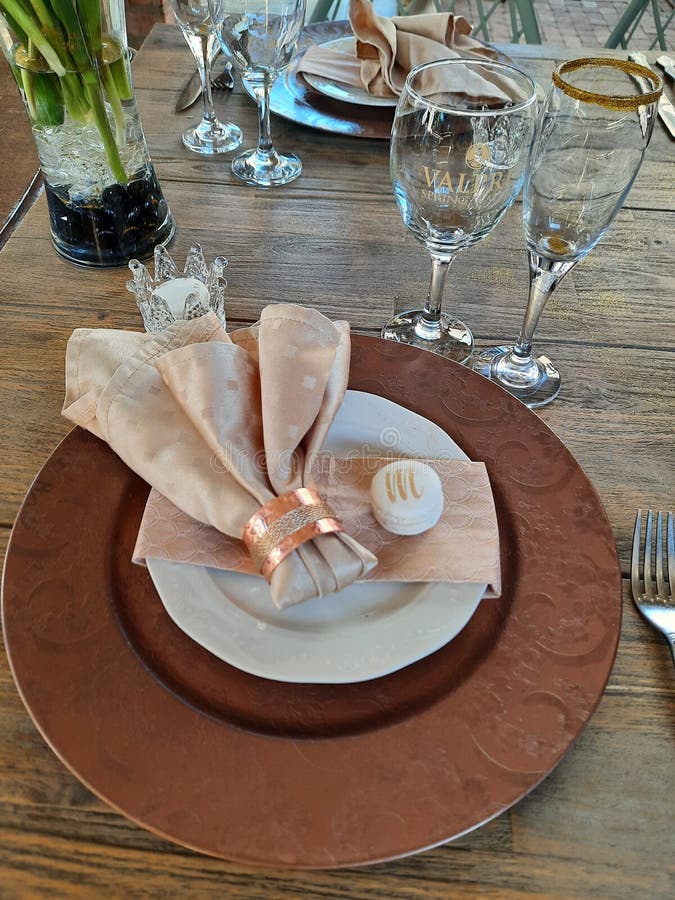 Glass Placement On Dinner Table at Robyn Holliday blog