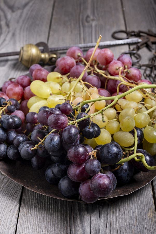 Types Of Table Grapes With A Splash Of Water Stock Photo - Image of ...