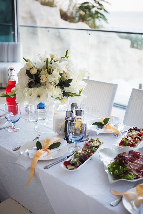 Table set for wedding stock image. Image of celebration - 81019965