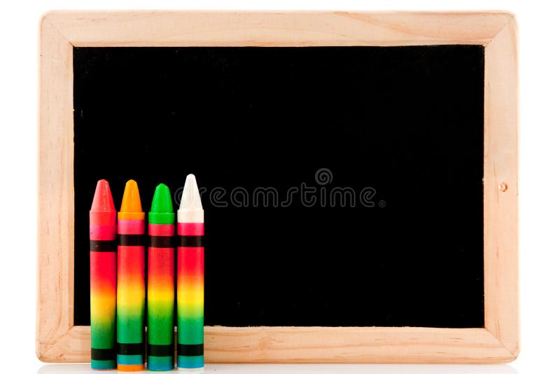 Tableau Noir Avec Des Craies Photo stock - Image du éducatif, coloré ...