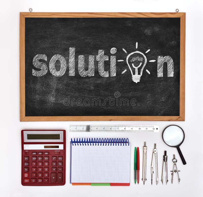 Tableau Noir Avec La Solution De Dessin Photo stock - Image du bureau ...