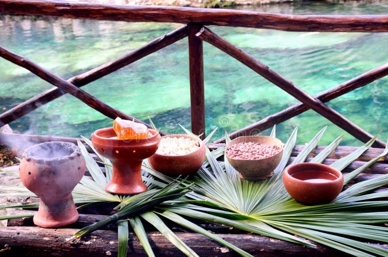 Table Pour Cérémonie Chamanique Maya Photo stock - Image of argile ...