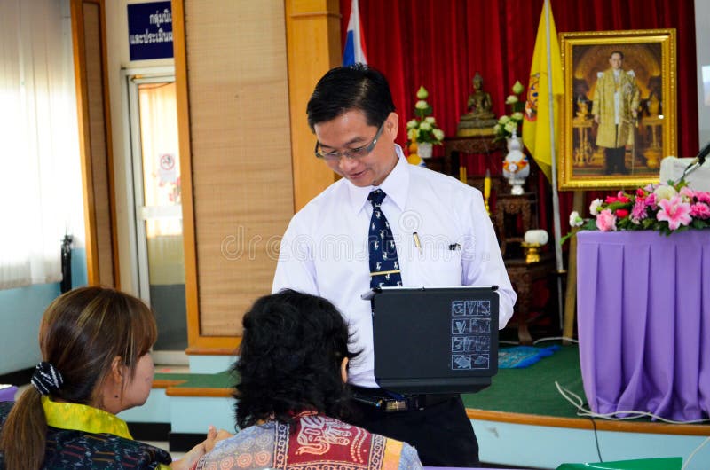 Tablet Training editorial photography. Image of book - 23428682