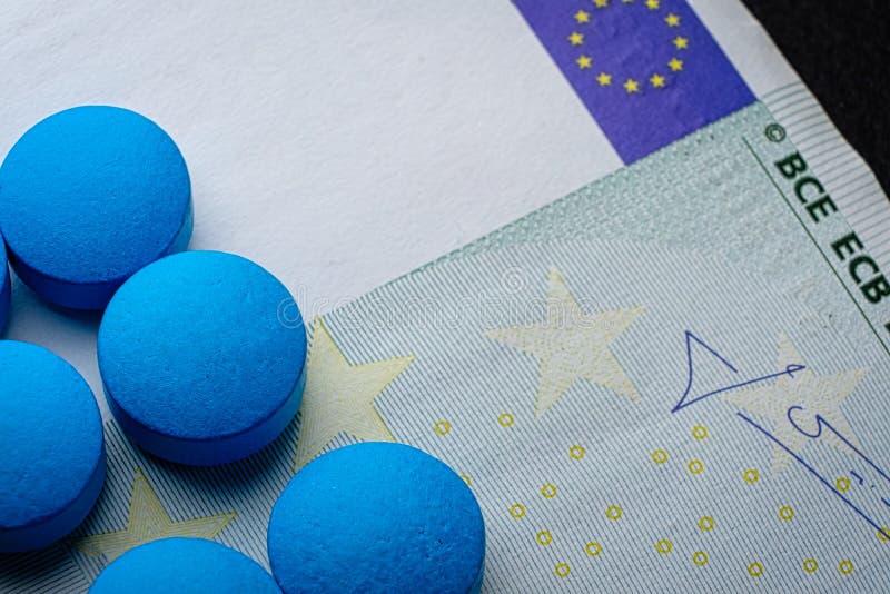 Tabletas Azules Pill Macro En Euro Bill. Abuso De Drogas. Espacio De ...