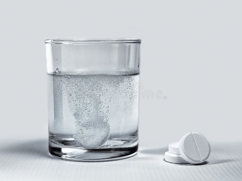 Tabletas Efervescentes De Disolución Imagen de archivo - Imagen de ...