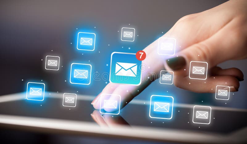 Tablette Tactile De Doigts Avec Le Courrier Image stock - Image du ...