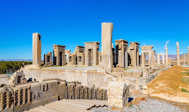 Tachara Palace of Darius at Persepolis Stock Photo - Image of alexander ...