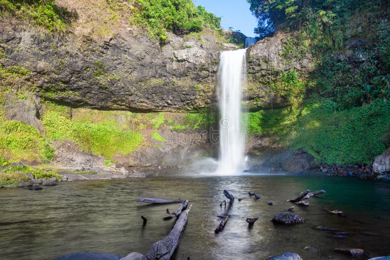 Tad E Tu Cascade Bolaven Plateau Laos Photo stock - Image du crique ...