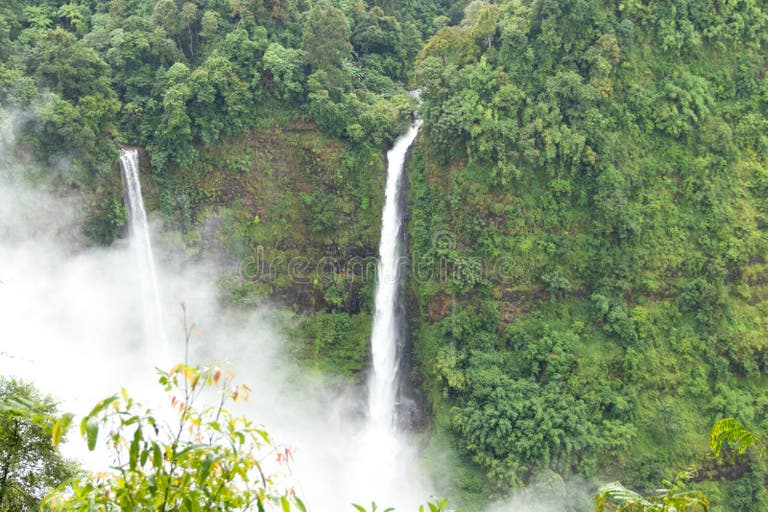 Tad Fan Waterfall imagem de stock. Imagem de rocha, folhagem - 85227601