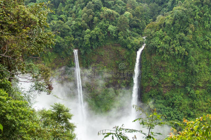 Tad Fan Waterfall image stock. Image du cascade, asie - 85227645