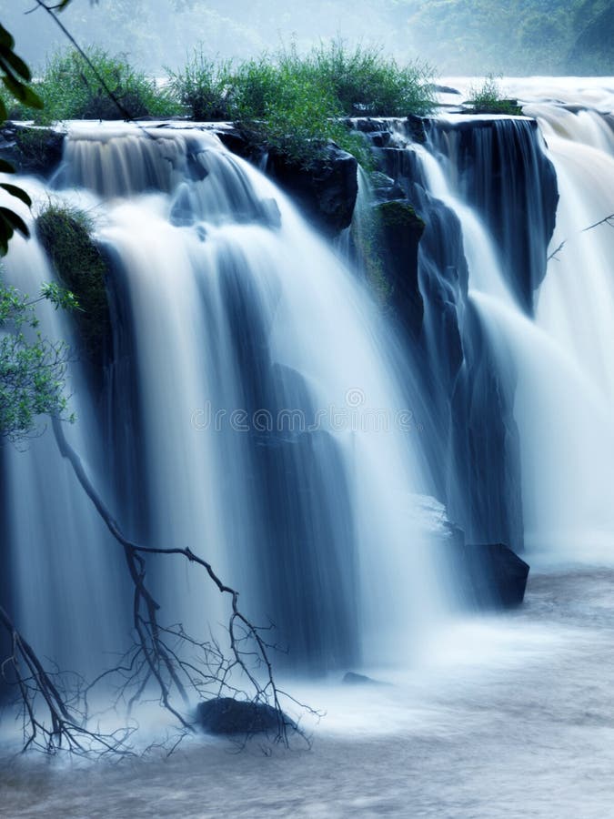 Tad-Pa Suam waterfall stock image. Image of overflow - 21911603