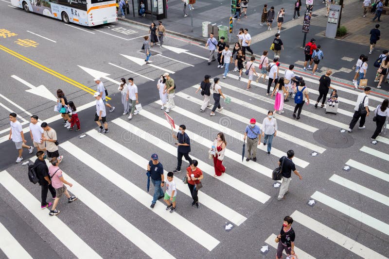 Taipei, Taiwan People Cross the Road Editorial Image - Image of urban ...