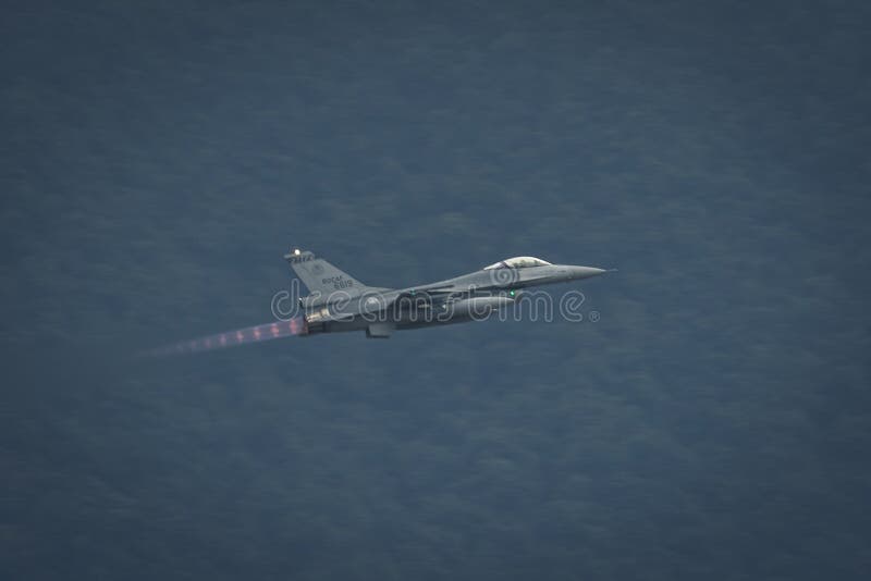 Taiwan Air Force F-16 Viper Taking Off Editorial Photo - Image of ...