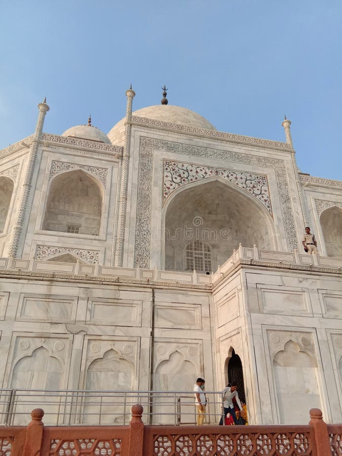 Taj Mahal front side editorial stock image. Image of cathedral - 202761414