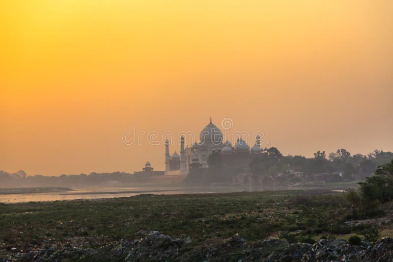 Taj Mahal in the Morning Mist Stock Photo - Image of shahjahan ...