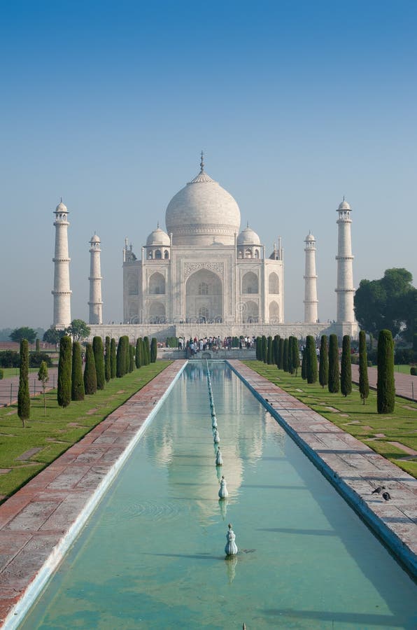 Taj Mahal Morning (portrait) Editorial Stock Photo - Image of mahal ...