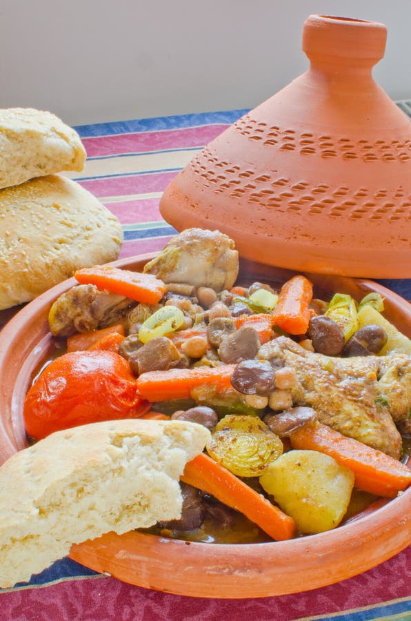 Tajine Marocchino Di Sette Verdure Immagine Stock - Immagine di colore ...