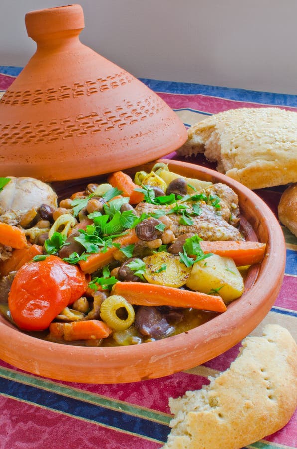 Tajine Delle Verdure Del Marocchino Sette Immagine Stock - Immagine di ...