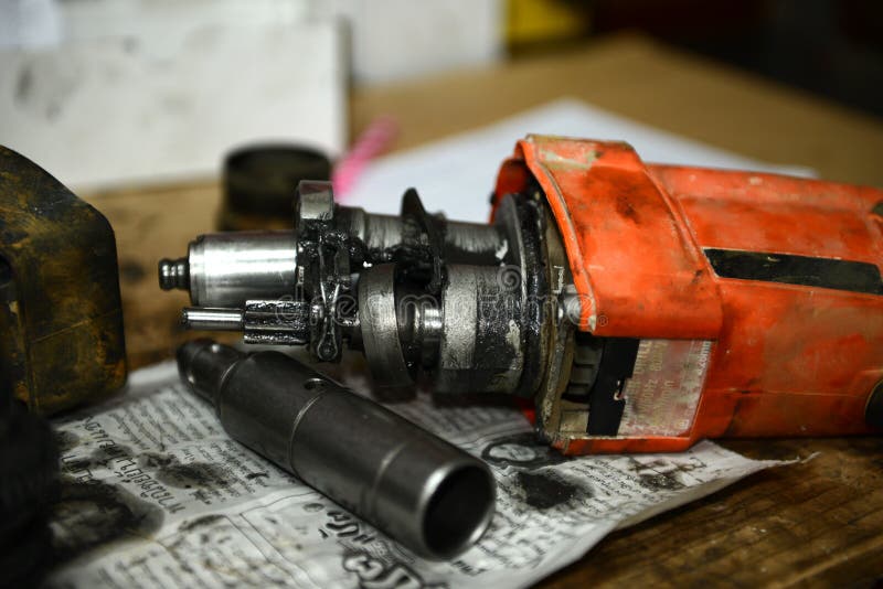 Taladro Roto: Accidente Mientras Se Perfora La Placa De Hierro Ataque ...