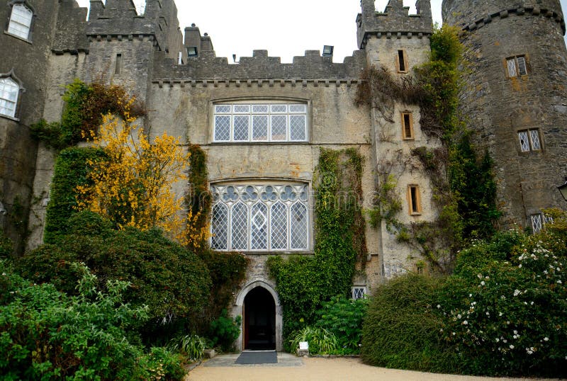 Talbot Castle, Malahide, Irlanda Foto de archivo editorial - Imagen de ...