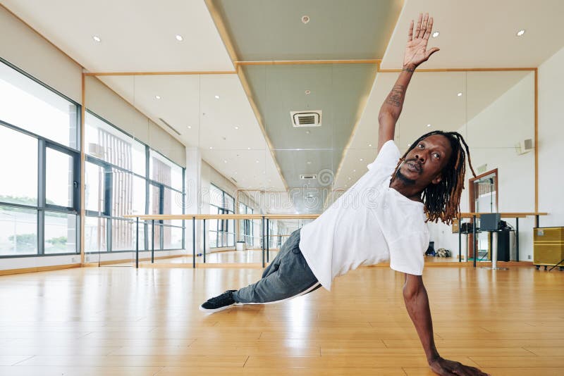 Dancer doing side plank stock image. Image of practicing - 188713523