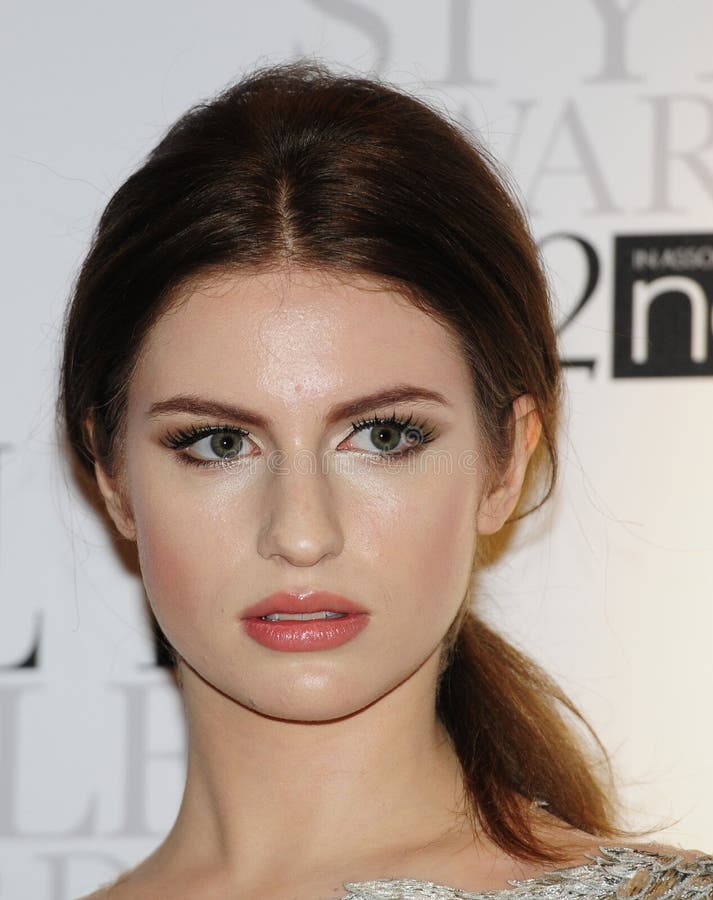 Tali Lennox editorial image. Image of elle, simon, style - 23475900