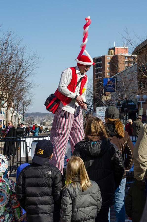 Tall entertainer editorial image. Image of tall, stjoseph - 29696785